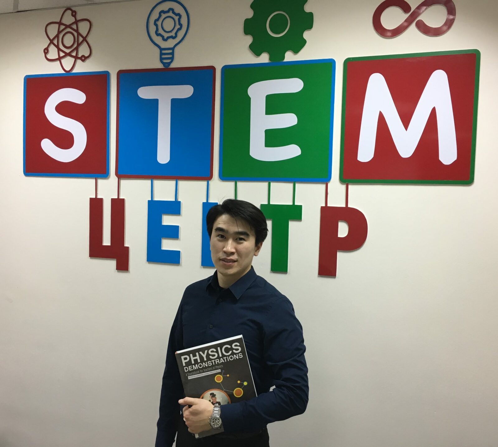 Интервью с основателем учебных лабораторий STEM Academia